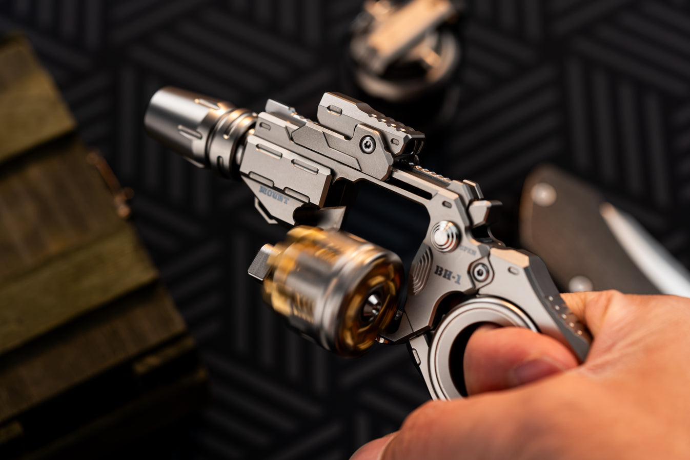 Revolver EDC Toy - The Perfect Stress Relief Gadget for Big Boys – Uneed