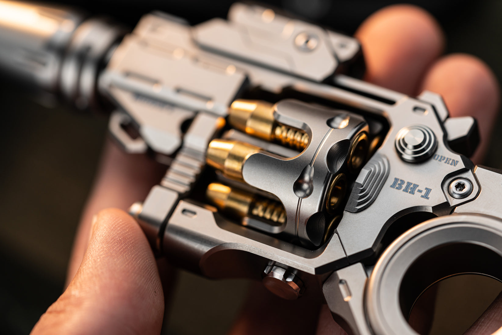Revolver EDC Toy - The Perfect Stress Relief Gadget for Big Boys – Uneed